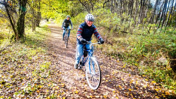 Jak prawidłowo ładować akumulator roweru elektrycznego dla maksymalnej ...